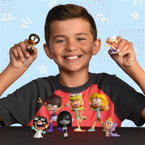 Wicked Cool Toys The Loud House Figure 8 Pack Lincoln Clyde Lori
