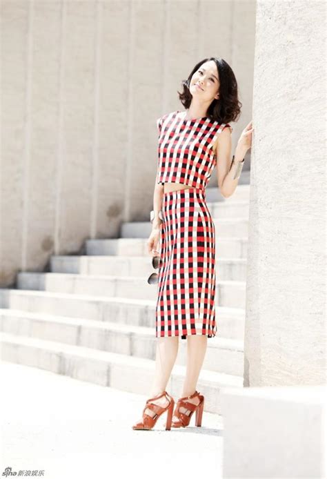 刘滢炫彩街拍 魅惑性感不断突破自我 新浪图片