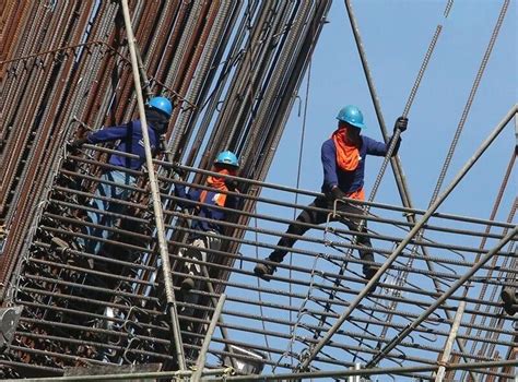 Dole To Employers Address Wage Distortion