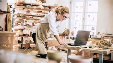 26 High Paying Creative Jobs With Salaries And Job Duties