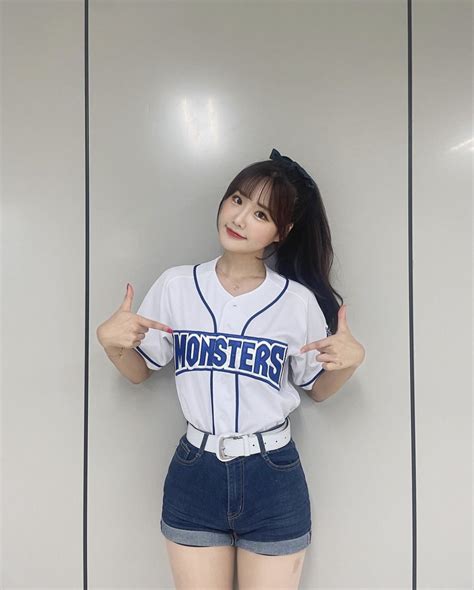 최강야구 OSEX 몬스터즈 신임 감독에 최홍라 치어리더 선임 야구 에펨코리아