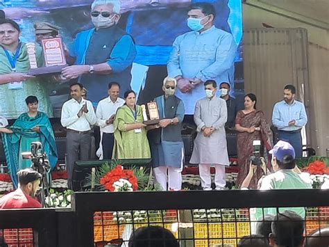 Ekta Mahila Cluster Level Federation Awarded National Panchayat Award
