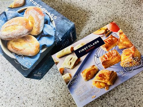 파리바게트에서 파는 냉동빵 냉동생지 주말에 잘 먹고 있다 그대로 오븐에 넣어서 굽기만 하면 정말 따뜻한 빵 그대로 빵은 역시 갓 구운 빵이 최고니까 Your Best