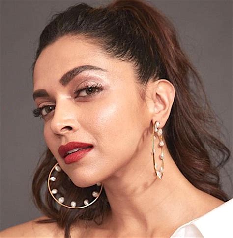 Best Lipstick Shades Red Matte Pink To Wear On Your Wedding As Per Zodiac Signs Deepika