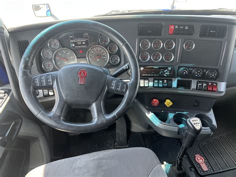 2022 Kenworth T680 Interior