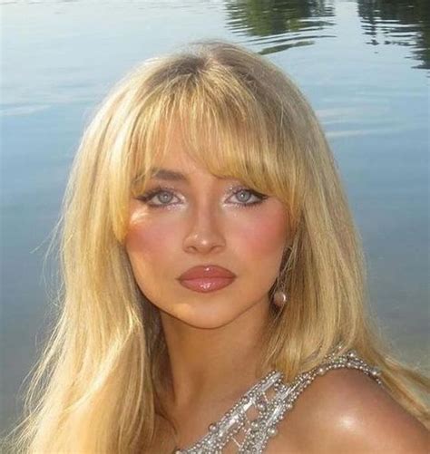 Sabrina Carpenter Face