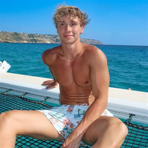 Hayden Greene Haydengreenefit Snapchat Stories Spotlight And Lenses