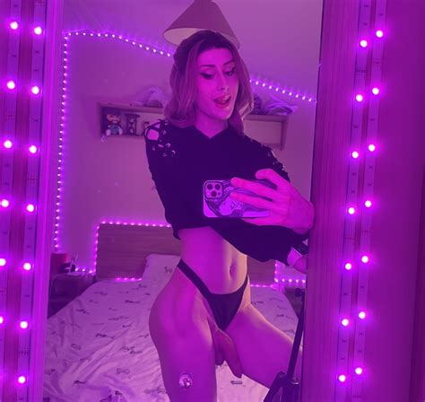 Olympia Bean Social Network Photo 42