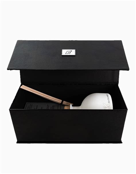 Luxurious Reed Diffuser Gift Set Flower Boutique