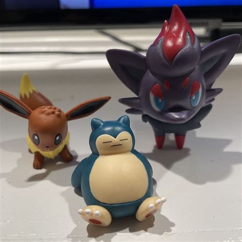 Zorua And Eevee