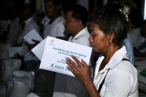 សម្តេច កិត្តិ ព្រឹទ្ធ បណ្ឌិត ប៊ុន រ៉ានី ហ៊ុន សែន ចូលរួម រំលែក ទុក្ខ និង ចាត់ មន្ត្រី នាំយក