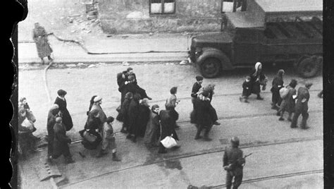 En Images 33 Photos Inédites Du Ghetto Juif De Varsovie Retrouvées