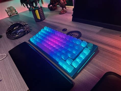 Just Got The New Glorious Polycarbonate Caps For My Gmmk Pro With The Polycarbonate Plate I