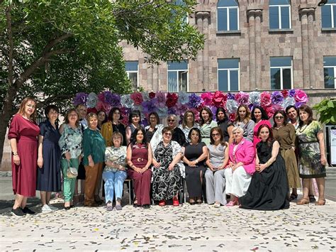 Yerevan Սիրելի՛ շրջանավարտներ Շնորհավորում ենք ձեր կյանքի ամենահիշարժան օրերից մեկի