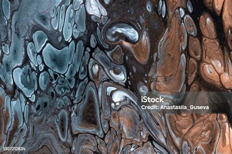 추상 유체 예술 배경 파란색과 청동 색상 액체 대리석 갈색 그라데이션캔버스에 아크릴 그림 0명에 대한 스톡 사진 및 기타 이미지 Istock