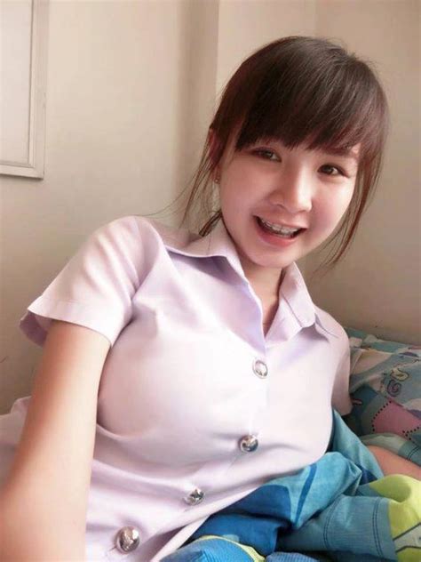 หน้ามัธยม นมมหาลัย