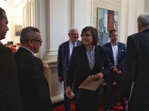 Корнелия Нинова председател на „БСП за България ЙорданЦонев Кирил Ананиев и Делян Добрев