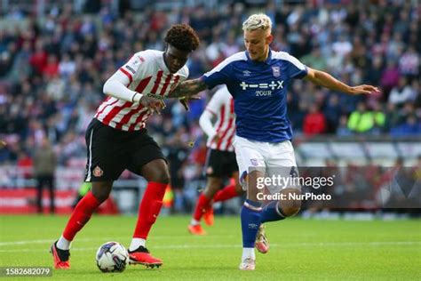 Sunderlands Luis Hemir Semedo Holds Off Ipswich Towns Luke News Photo Getty Images