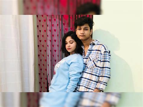 Mom Son Romantic Video On Instagram Viral Nmp Santoor Mom ने मुलासोबत