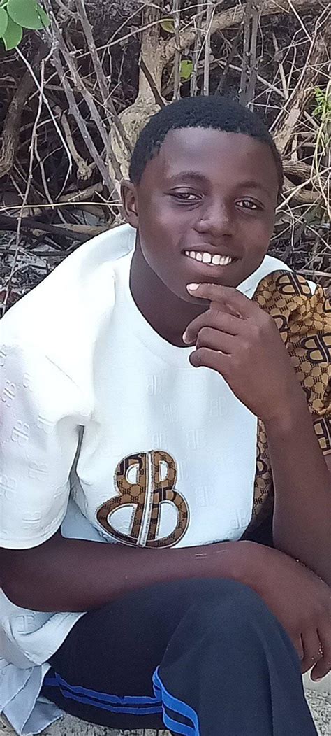 𝐋𝐚𝐱𝐜𝐲 𝐓𝐳