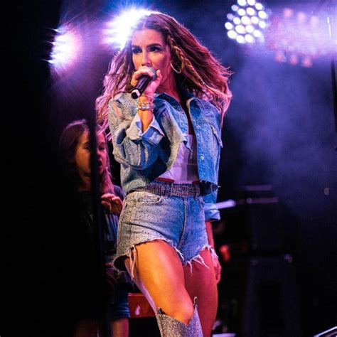 Shop Jessie James Decker Outfits Shop Jessie James Decker Style