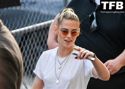 Braless Kristen Stewart Spreads Peace At Jimmy Kimmel In Hollywood 97