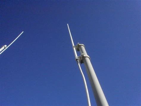 NSW RADIO AND COMMUNICATIONS By Michael Bailey MAKE YOUR OWN ANTENNA
