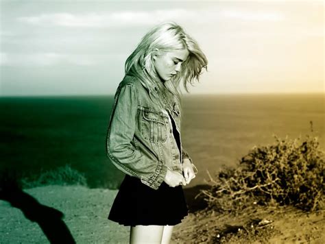 1920x1443 Sky Ferreira Widescreen Wallpaper Coolwallpapers Me