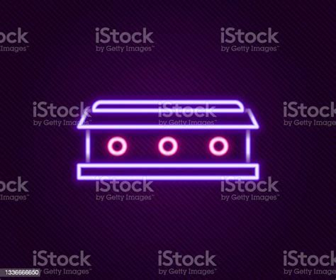 검은 배경에 고립 된 기독교 십자가 아이콘과 빛나는 네온 라인 관 해피 할로윈 파티 다채로운 개요 개념 벡터 공포 무서움에 대한