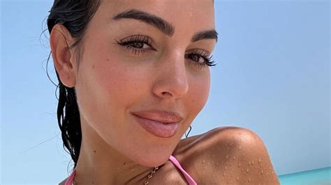 La Colección De Bikinis De Georgina Rodríguez Para Potenciar El
