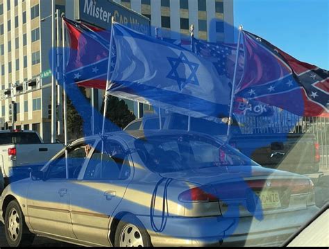 Authright Sending Mixed Signals Rpoliticalcompassmemes Political Compass Know Your Meme