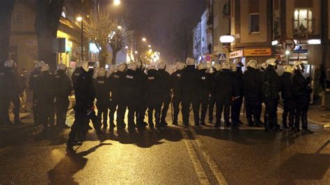 Масови безредици в Полша след убийството на младеж Nova Bg