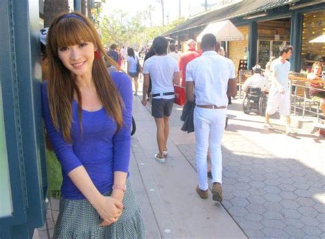 洛杉磯遇到的美女，清純面容完美身材 每日頭條