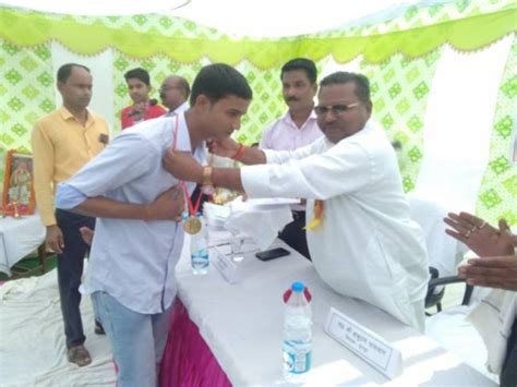 डिप्लोमा इंजीनियरिग को प्रदान किए गए प्रमाणपत्र Mla Give Cartifecate