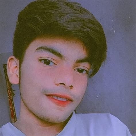 Strnobitastrnobita • Threads Say More