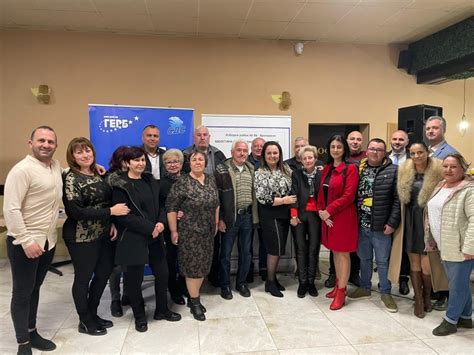 ГЕРБ СДС представиха листата си пред пълна зала в Мездра снимки