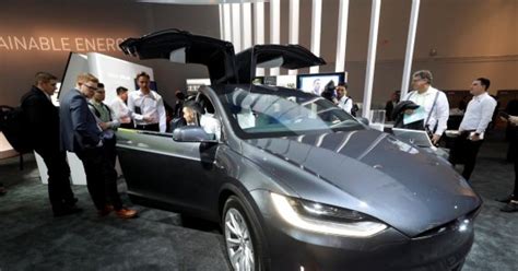 테슬라 中 공장설립 차질 中 정부 합작사 형태 요구