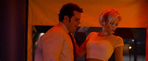 Nude Video Celebs Kaley Cuoco Sexy Nicky Whelan Sexy The Wedding