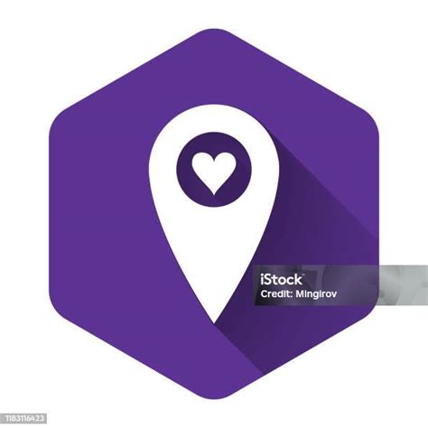 긴 그림자로 격리 된 심장 아이콘이있는 흰색지도 포인터 발렌타인 위치가 좋아요 로맨틱 지도 핀입니다 보라색 육각 버튼 벡터