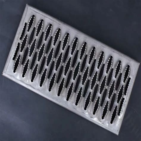 Boca De Cocodrilo De Metal Antideslizante Para Pelda Os De Escaleras