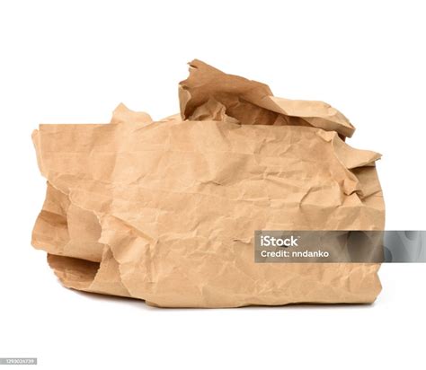 흰색 배경에 고립 된 구겨진 갈색 종이 조각 디자이너를위한 요소 0명에 대한 스톡 사진 및 기타 이미지 0명 갈색 공란 Istock