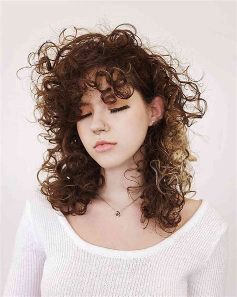 25 Curly Hairstyles With Layers Farquharcraig