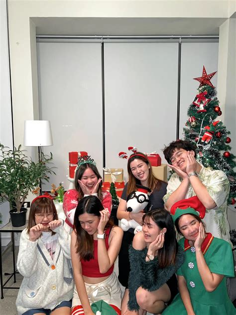 Outfit Idea นัดแก๊งเพื่อนมาแต่งตัวตามตรีมกันเถอะ 👚 แกลเลอรีที่โพสต์