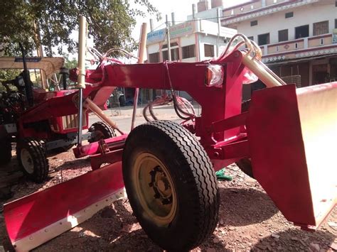 Cast Iron 600 Kg Tractor Attachment Grader For Crop Cutting 115 Feet