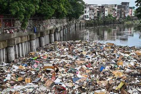 Batanes Still Under Signal No As Typhoon Carina Nears China