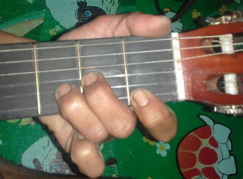Begini Cara Memegang Kunci Dasar Gitar Yang Benar A Am C Dm E Em
