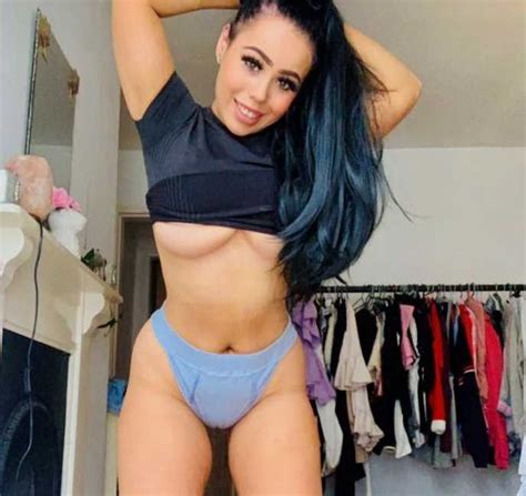 Uk Glamour Awards Babe Channel Nominee Roxyie Babeshows Com Uk