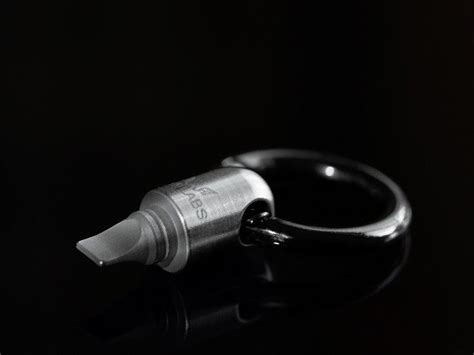 A Minimal Multi Tool Capsule Core77