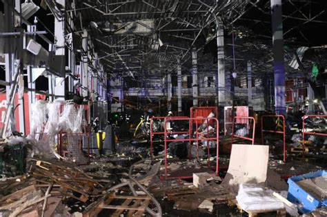 У Харківській області російська ракета влучила в термінал Нової пошти шестеро людей загинули