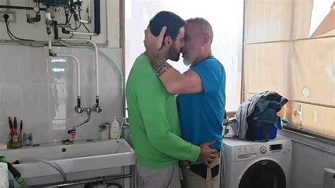 Old Mature Hung Big Cock Repairman Is Fixing The Washmachine For A